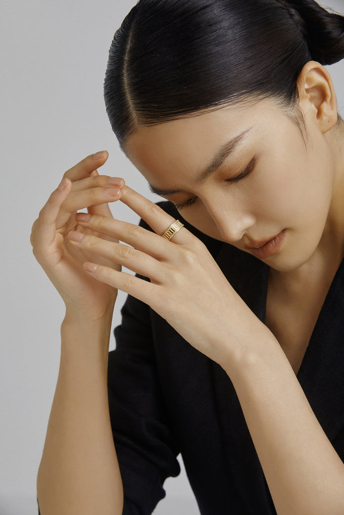 KKLUE｜Unlock Marks 18K U-shape Diamond Gold Signature Ring